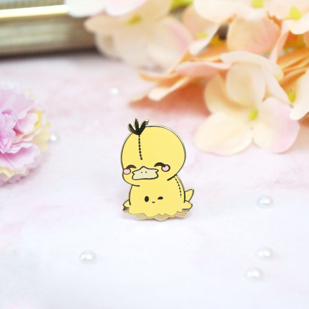 Psyduck-kyu Enamel Pin – Amorettes Story